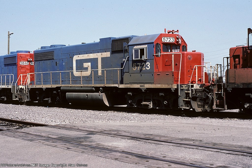GTW GP38-2 5723